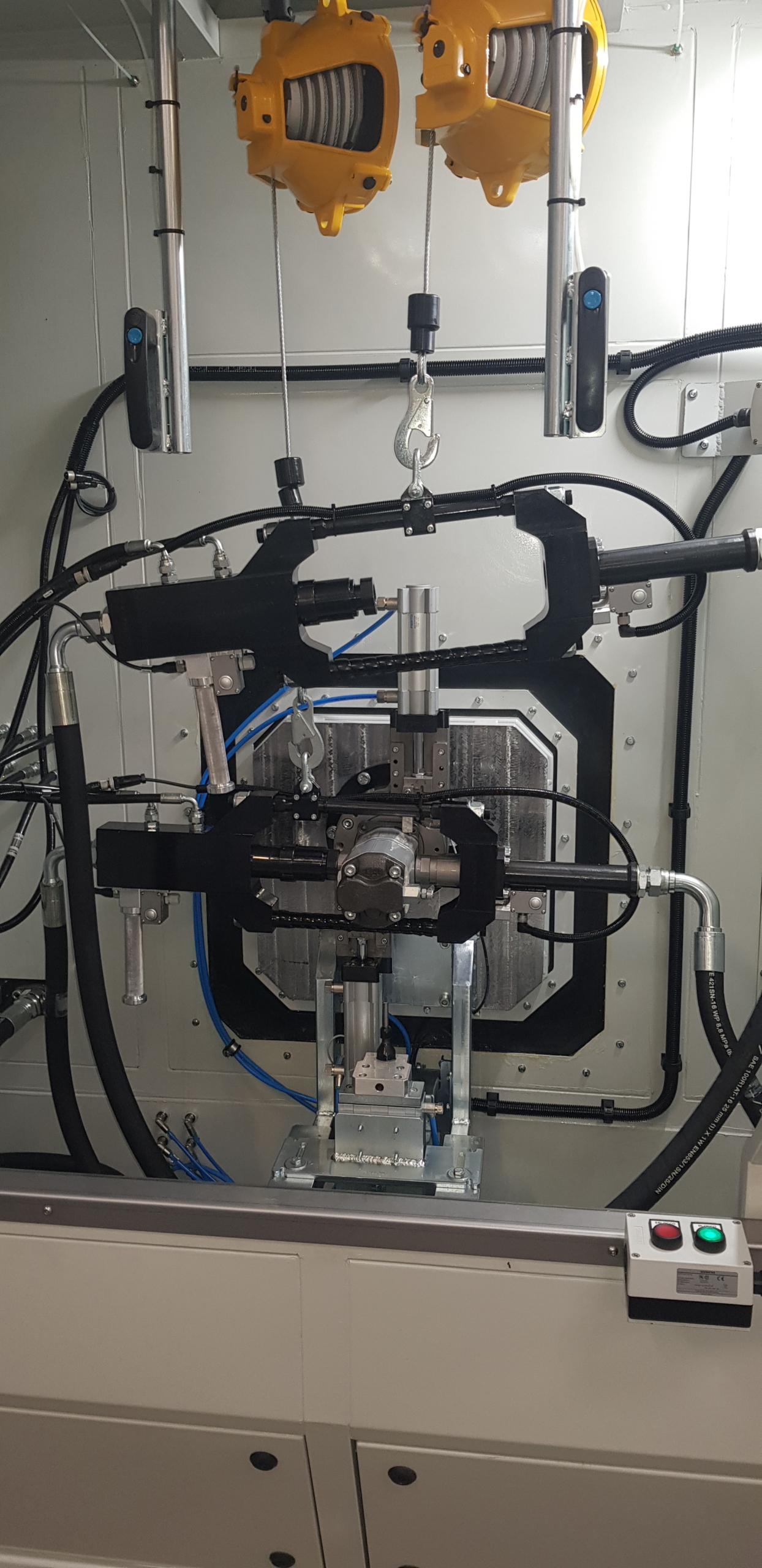 Hydraulics pumps test stand – Asterisco Tech